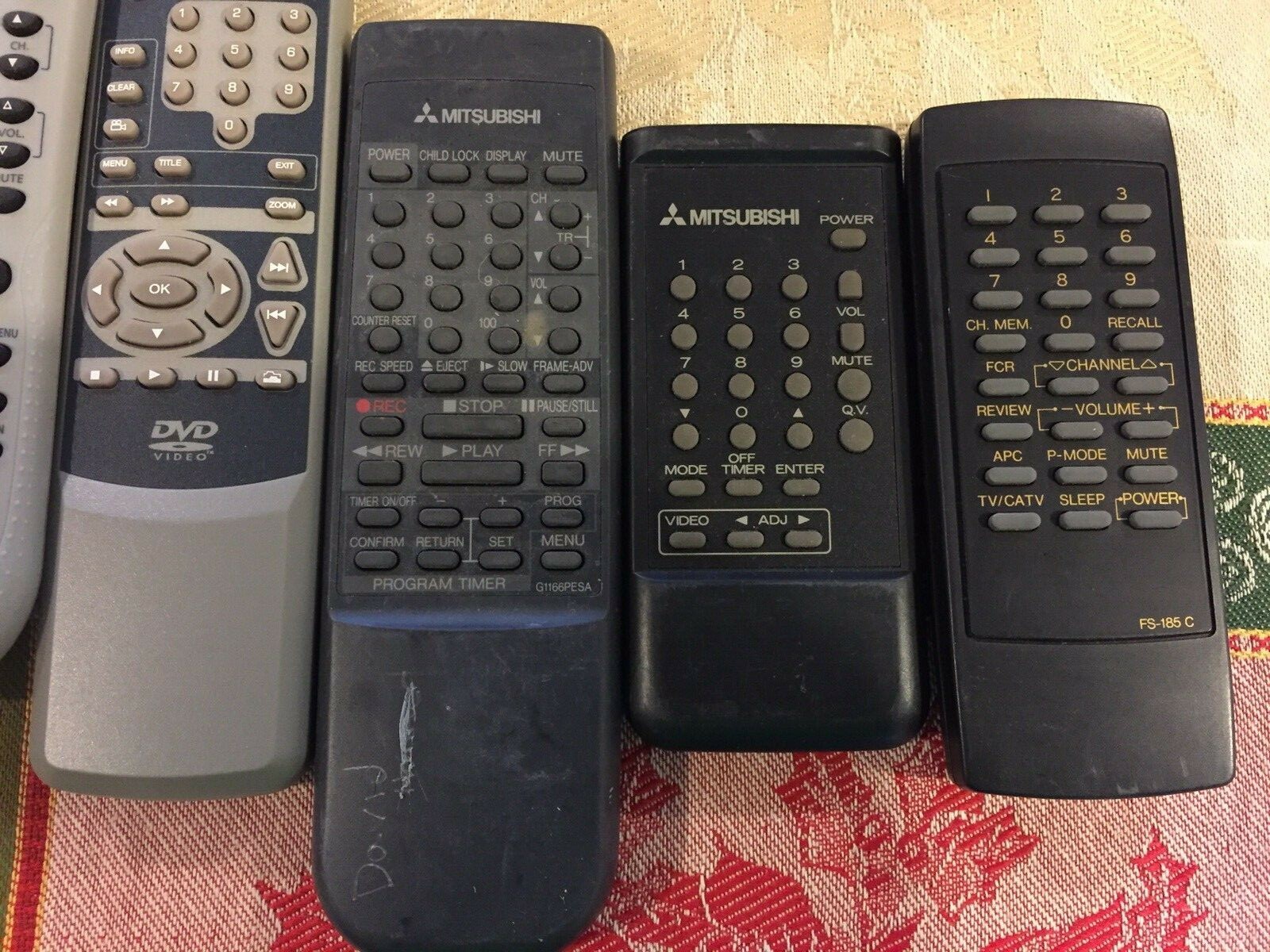 Vintage Used TV / VCR Remotes TOSHIBA , MAGNAVOX, MITSUBISHI | eBay