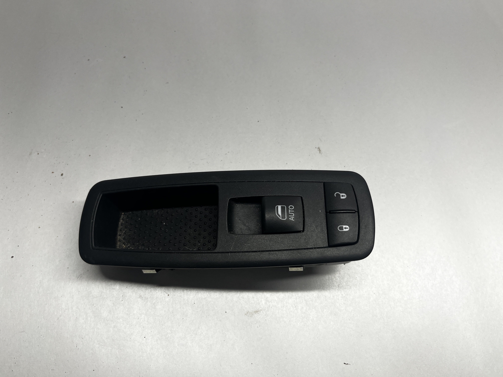 2018 CHRYSLER PACIFICA 3.6 Flexfuel Front Right Door Window Switch ...