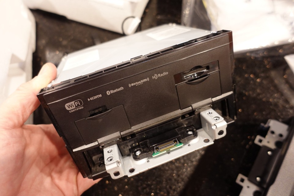 KENWOOD Excelon DMX1057XR 10.1" TOuch Screen Android Apple CarPlay ...