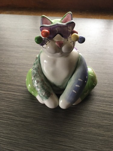 LACOMBE SITTING CAT Figurine By AMY LACOMBE | eBay