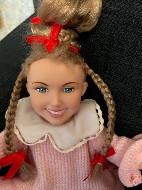 Lot of 2 Dr. Seuss How Grinch Christmas Cindy lou dolls form Playmates ...