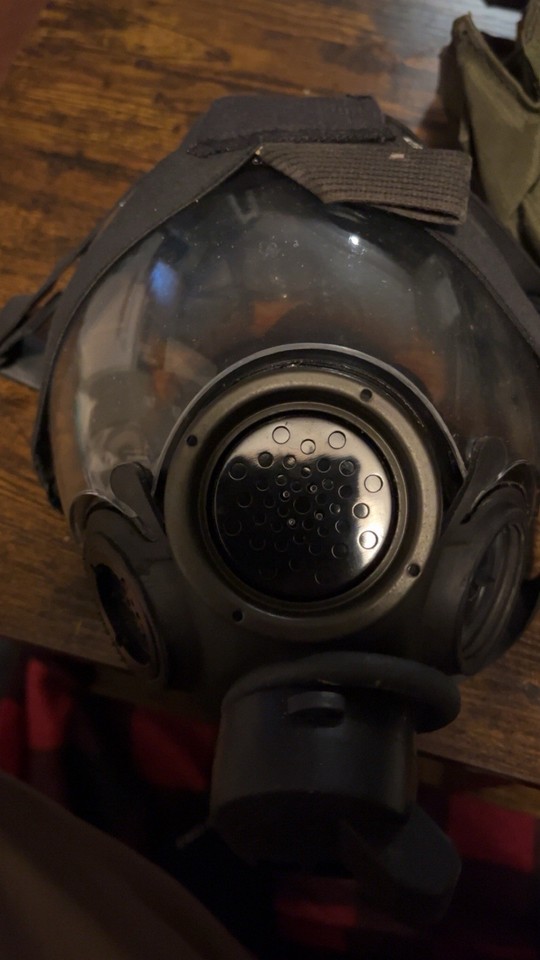 US Military M40 Gas Mask with Bag 40mm Filter c2a1 Clear/Dark Lenses ...