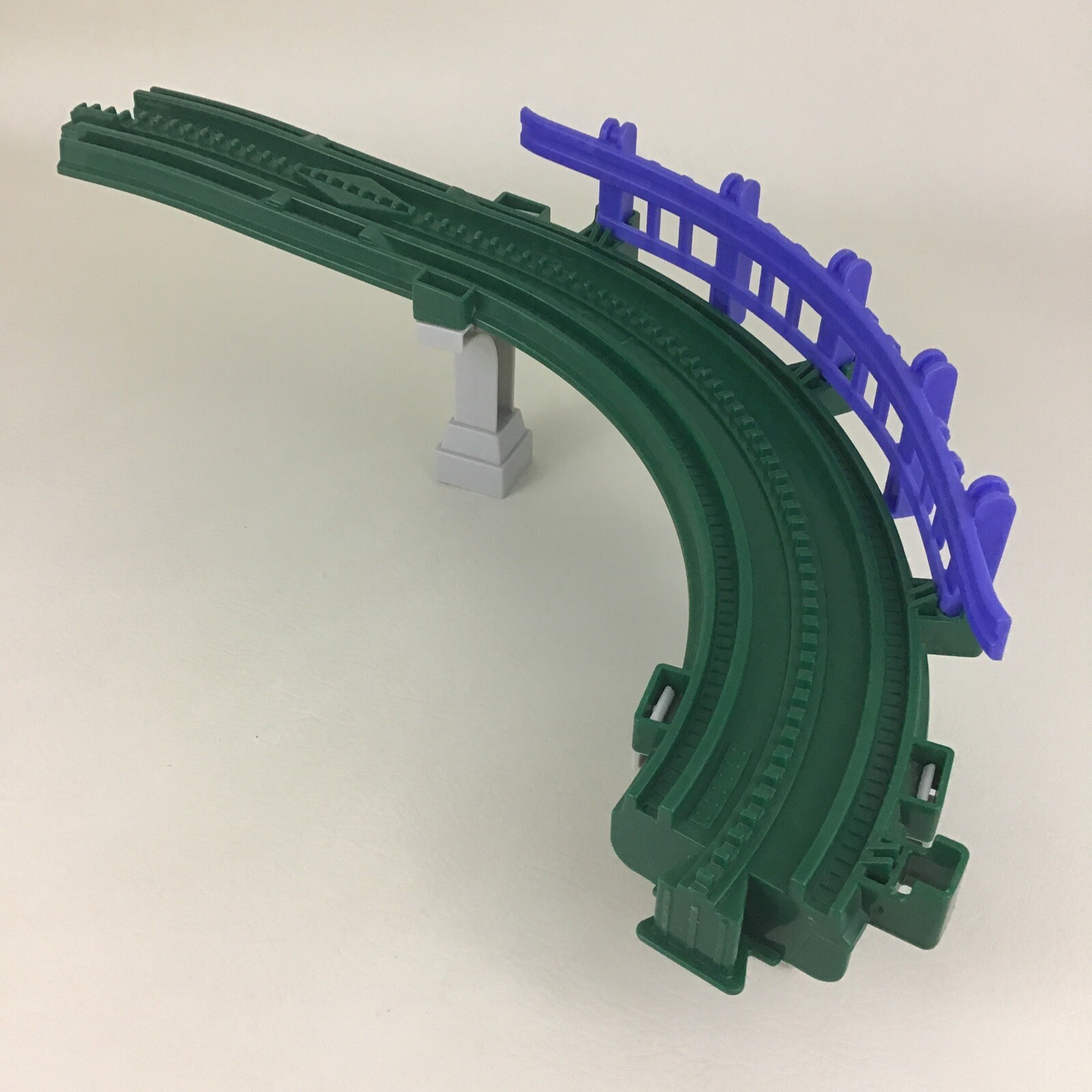 GeoTrax Replacement Track Pieces Railroad Green Hill Blue Guardrail ...