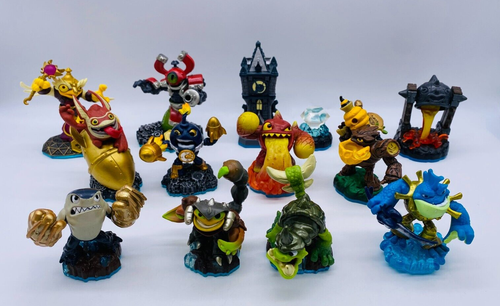 Skylanders Swap-Force Lot of 14, 10 Figures and of 4 Magical Items plus ...