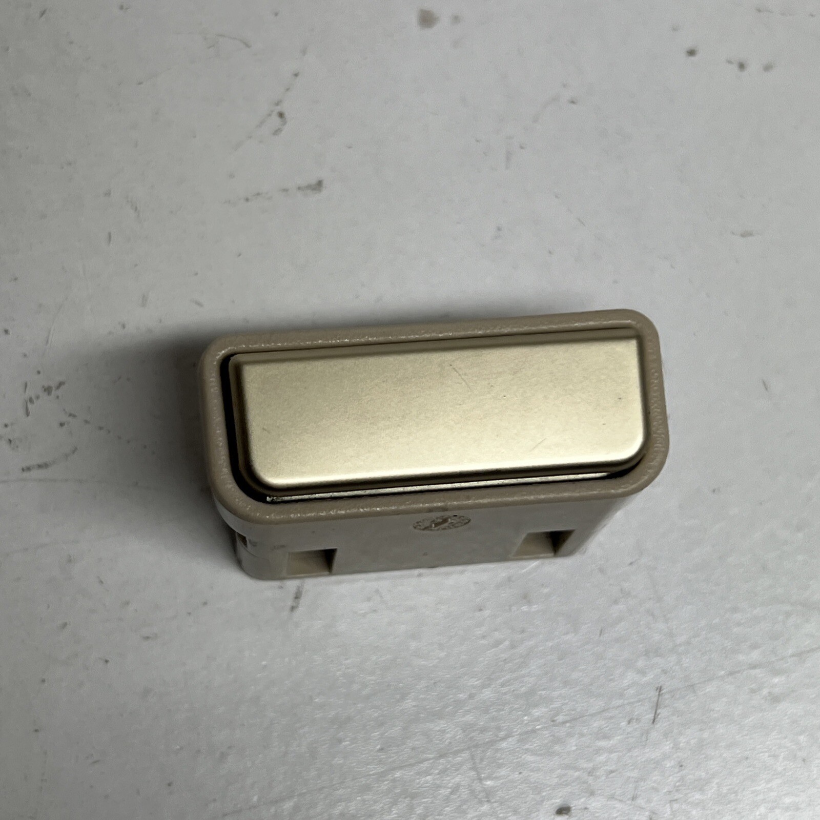 2003-20111 Lincoln Town Car Door Panel Arm Rest Release Latch Button ...