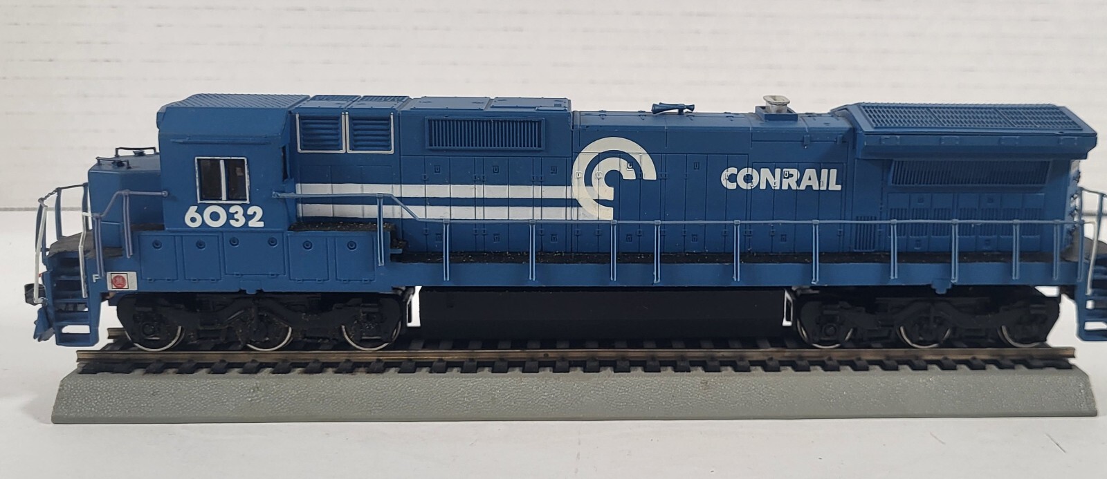 HO Spectrum Bachman 85012. Dash 8-40C #6032 Conrail | eBay