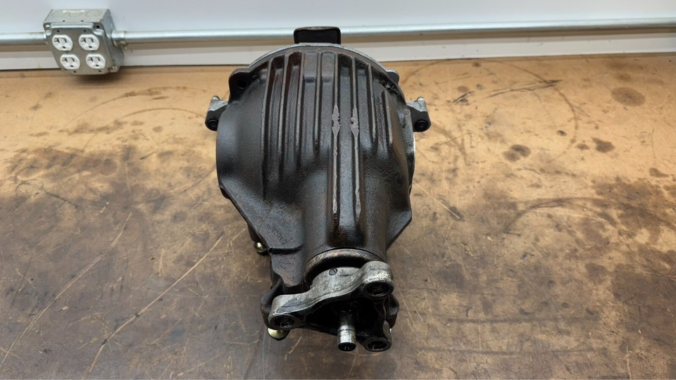 2006 Pontiac GTO Rear End Rearend Carrier Differential Axle 3.46 LSD ...