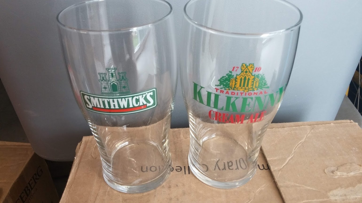 SET OF TWO (2) IRISH BEER GLASSES - KILKENNY & SMITHWICK'S | eBay