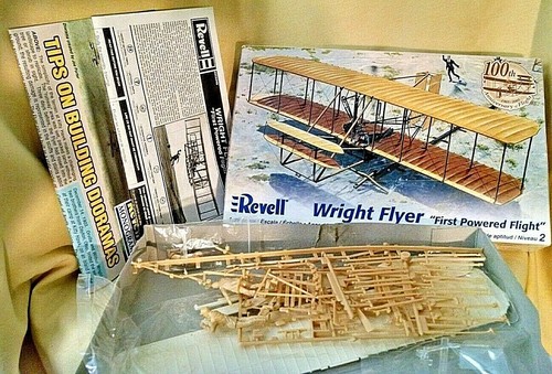 WRIGHT BROTHERS FLYER MODEL 100TH ANNIV 1903 2003 1:39 REVELL 1ST ...