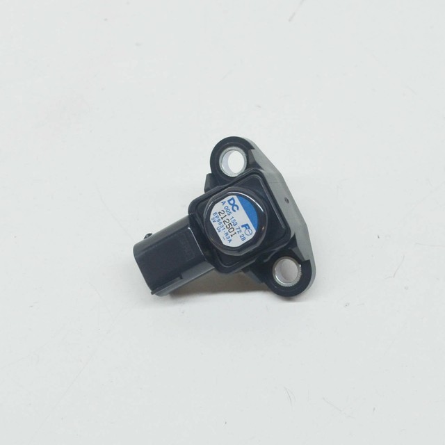 Manifold Absolute Pressure Map Sensor A0051537228 MERCEDES BENZ W203 1. ...