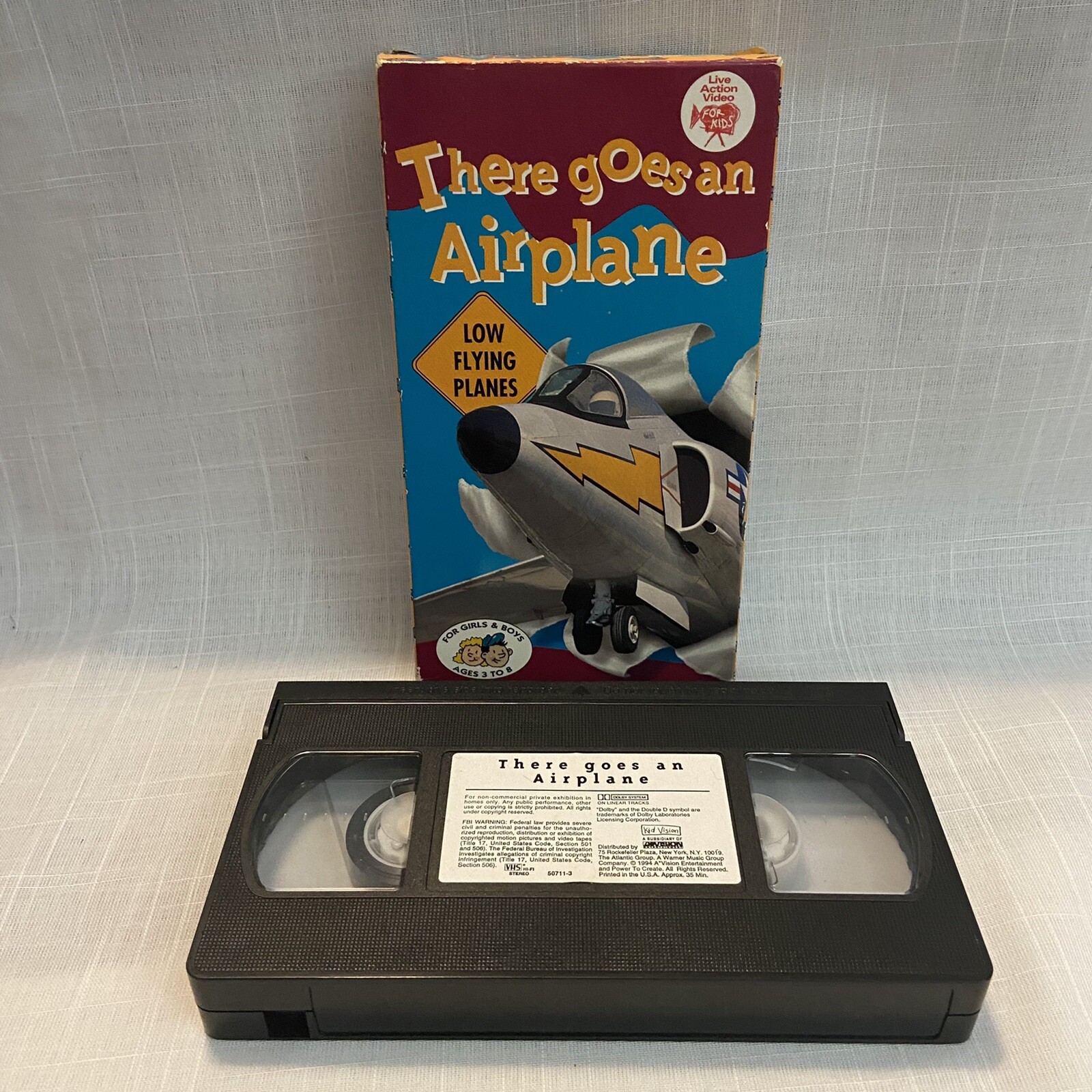There Goes an Airplane (VHS, 1994) Kid Vision Pilot Dave 85365071131| eBay