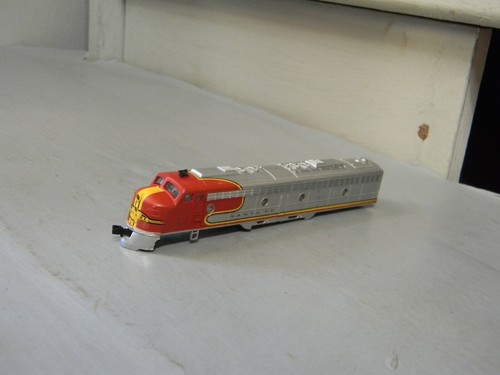 N SCALE LOCOMOTIVE SANTA FE SHELL LIFE LIKE | eBay