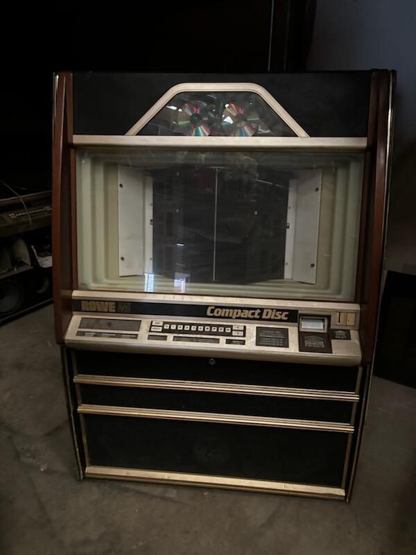 rowe ami cd100A classic great sounding jukebox, all working nice ...
