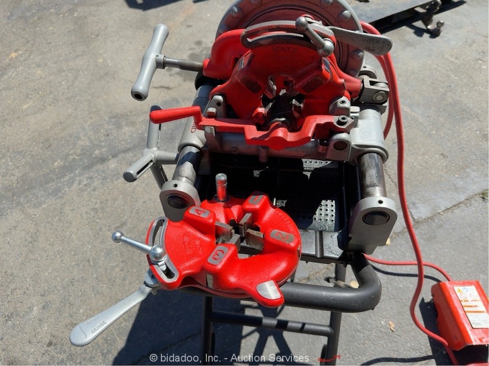 2017 Ridgid 300 Compact Portable Tripod Threading Machine w/ Foot Pedal ...