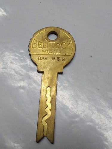 Bell Lock Key Antique Slot Machine Jukebox Penny Arcade # D2B659 D2B ...