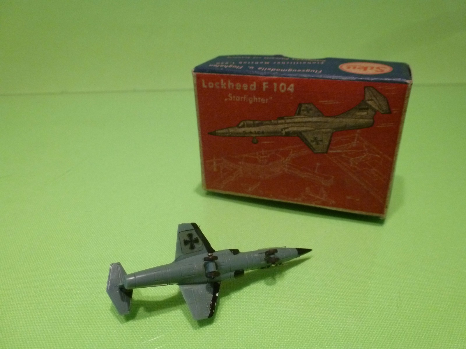 SIKU PLASTIC F11a - FLUGZEUG LOCKHEED F104 STARFIGHTER 1:250 - GOOD ...