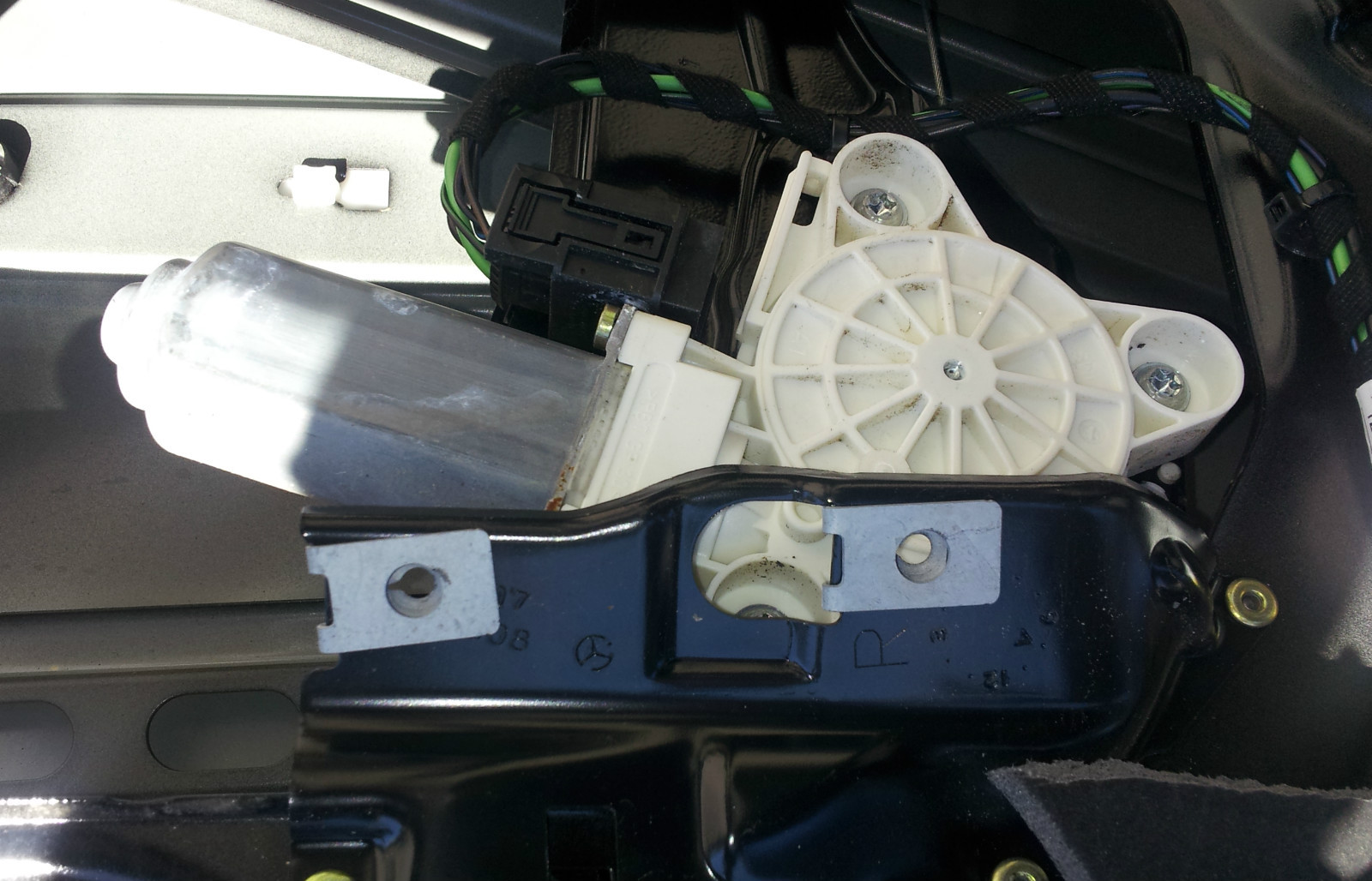 2003-2007 Mercedes E-Class W211 Left Rear Window Regulator A2117300346 ...