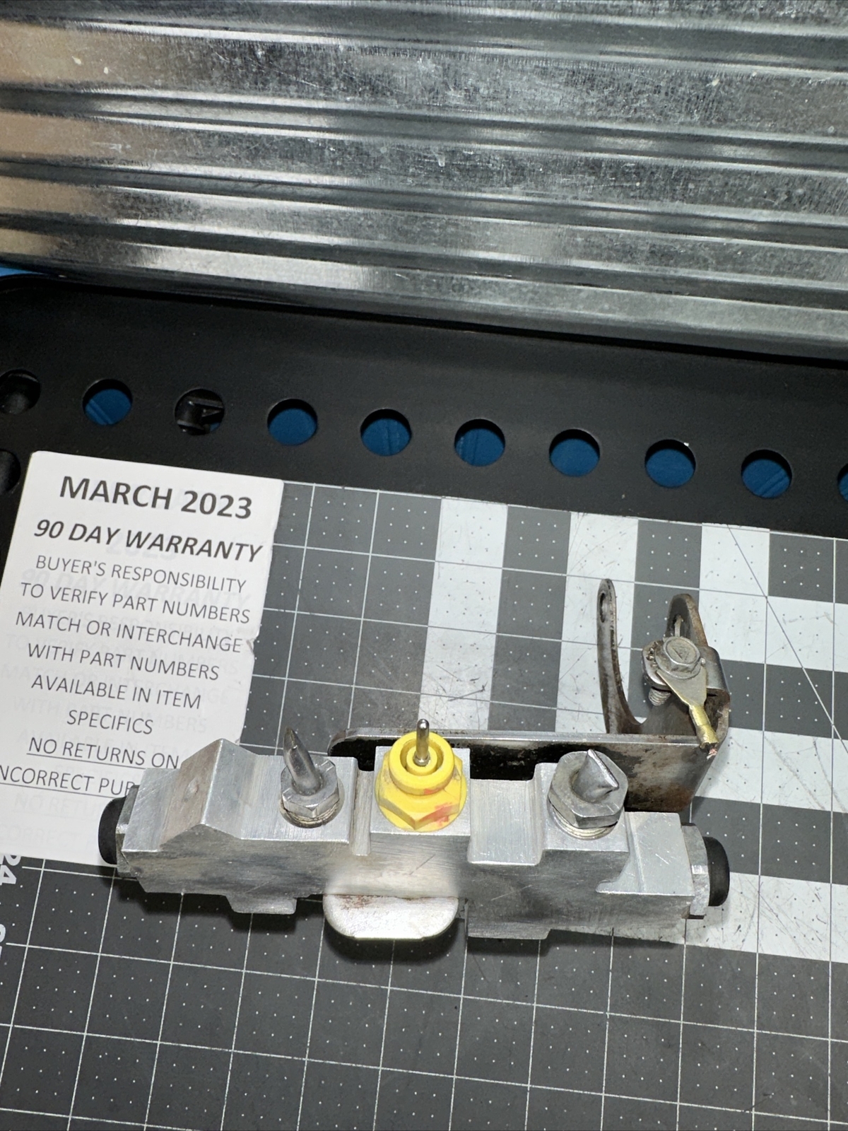 1994 1997 DODGE RAM 1500 2500 BRAKE PROPORTIONING VALVE See Plug ...