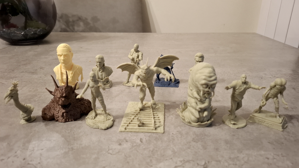 Model - Mini MONSTERS Horror and SCI-FI figures - Various JOB LOT | eBay UK