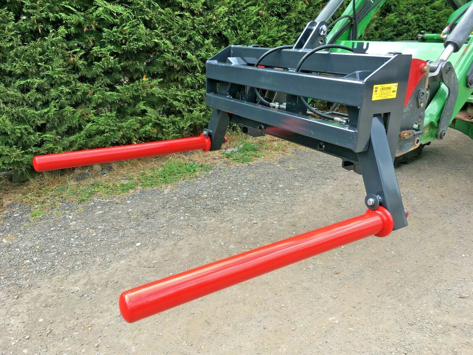 NEW 2025 HEAVY DUTY ROUND BALE HANDLER, GRAB , SQUEEZE , tractor Euro 8 ...