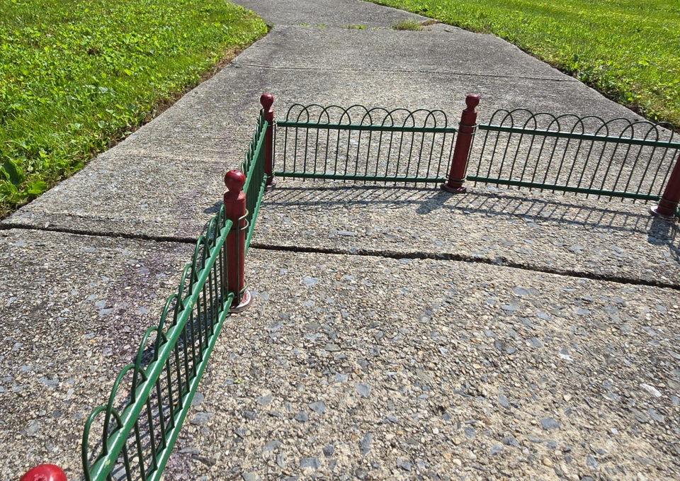 Old Drake Mfg Co Hazelton PA 10 Piece Christmas Fence for Feather Tree ...