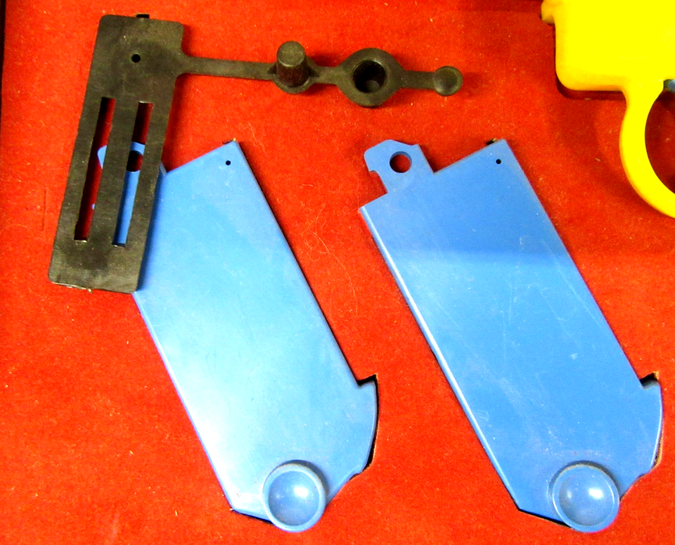 1950's PARK'S LUGER WATER GUN Pistol w/2 refillable water cartridge ...