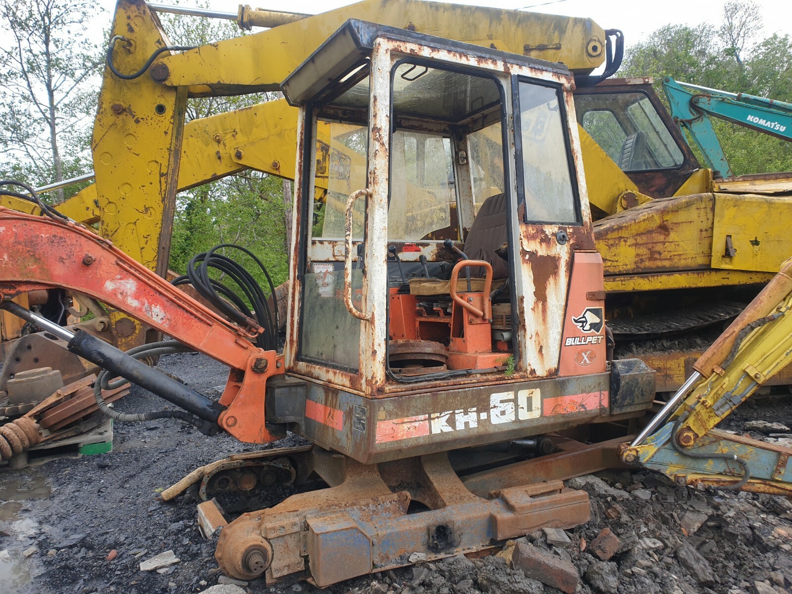 Kubota KH60 Mini Digger excavator dismantling for parts! Air filter ...