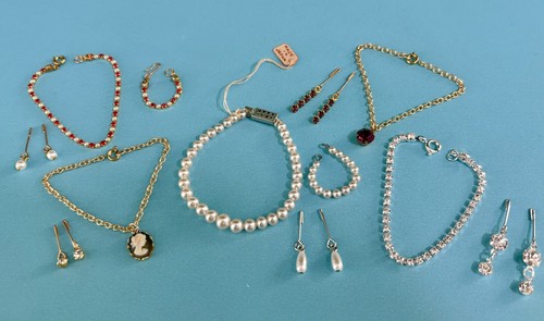 Vintage Doll Jewelry Lot Madame Alexander Cissy Ideal Miss Revlon Toni ...