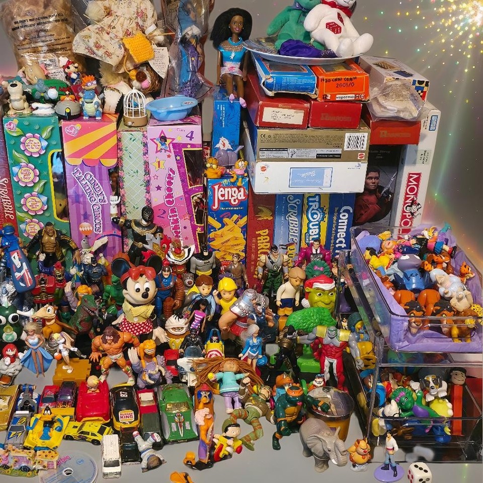 1 Random Vintage 90s 2000s Surprise Box! With Toys And NOSTALGIA Stuff ...