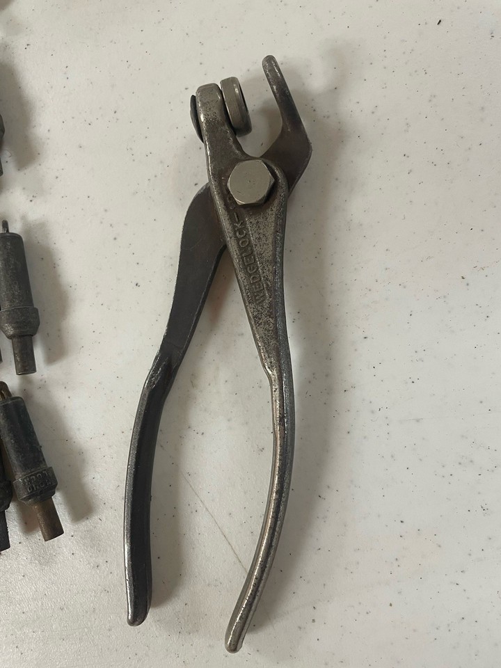 Cleco Wedgelock Aircraft Sheet Metal Pliers with 40 Fasteners | eBay