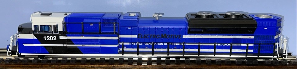 Lionel LEGACY 6-85052 SD70 EMD DEMONSTRATOR O-SCALE DIESEL #1202 (SHELL ...
