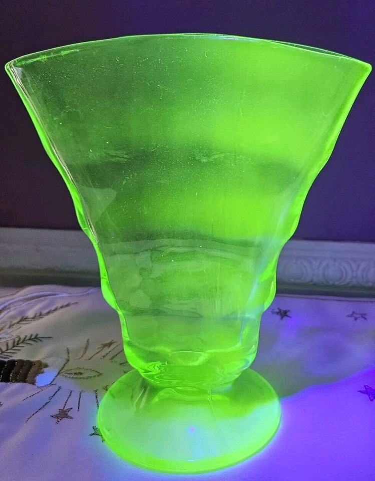 Antique Art Deco Vaseline Uranium Glass Fan Shaped Block Optic Flower ...