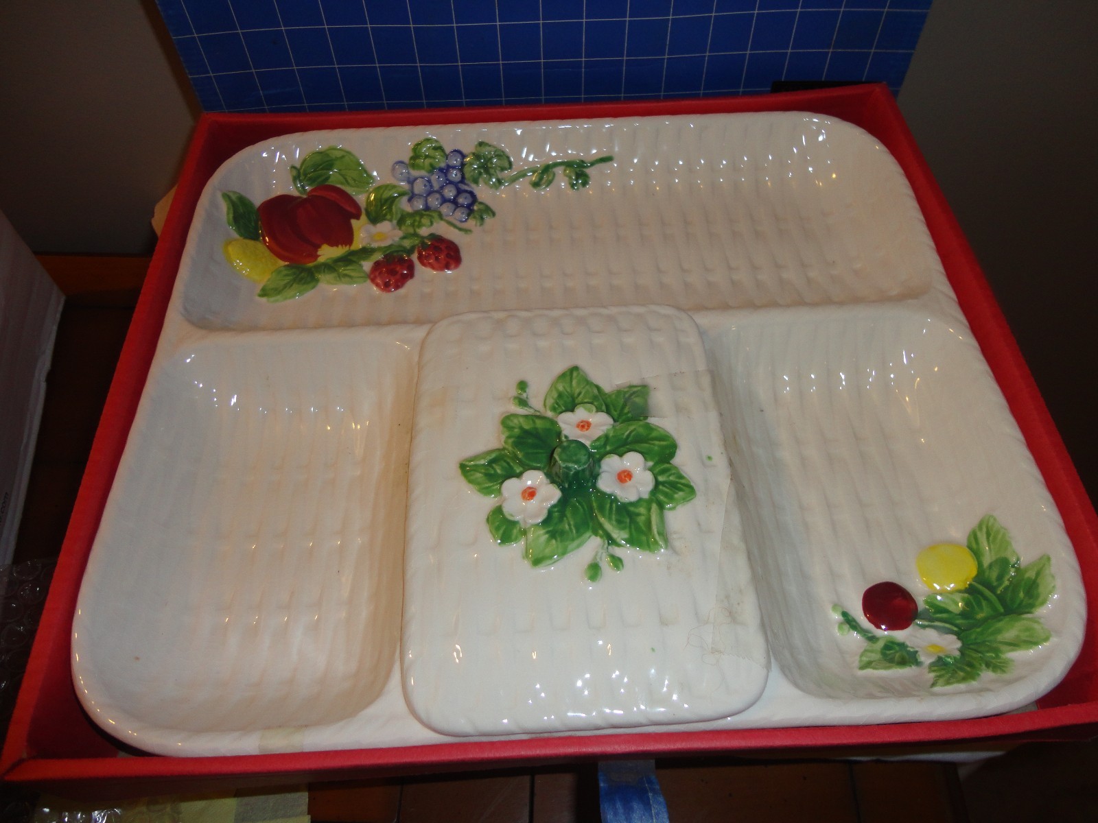 PORCELAIN WHITE FRUIT DESIGN CONDIMENT DIVIDED CHIP DIP DISH WITH LID ...