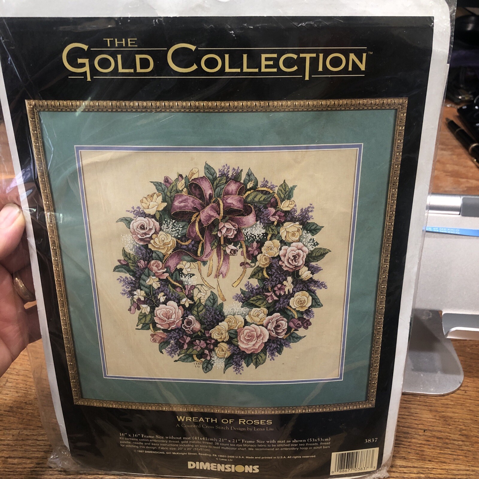 Dimensions Gold Collection Wreath of Roses Counted Cross Stitch Kit ...