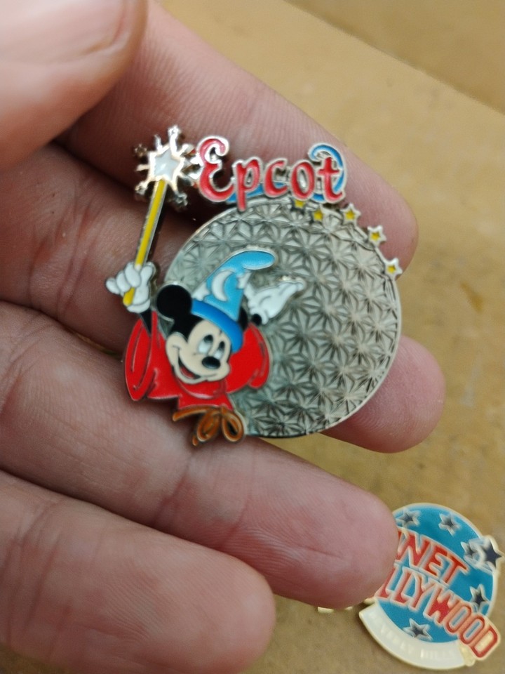 15 Vintage Large Disney Collector Pins New And Used All In Very Good ...