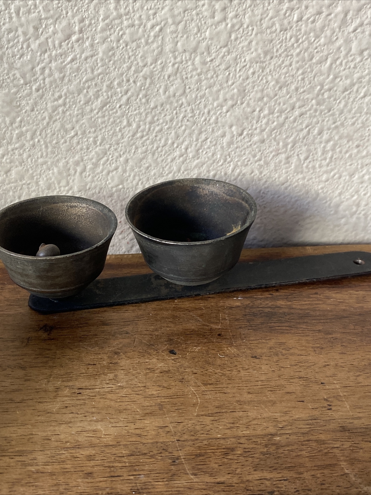 ANTIQUE SLEIGH BELL SET OF 2 BRASS BELLS ON RACK FOR HORSE CARRIAGE ...