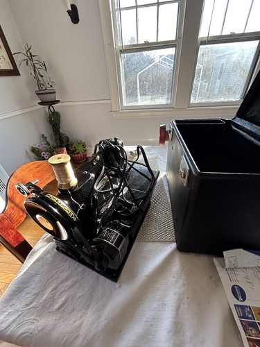Singer 221 Featherweight Sewing Machine. Case And attachments | eBay