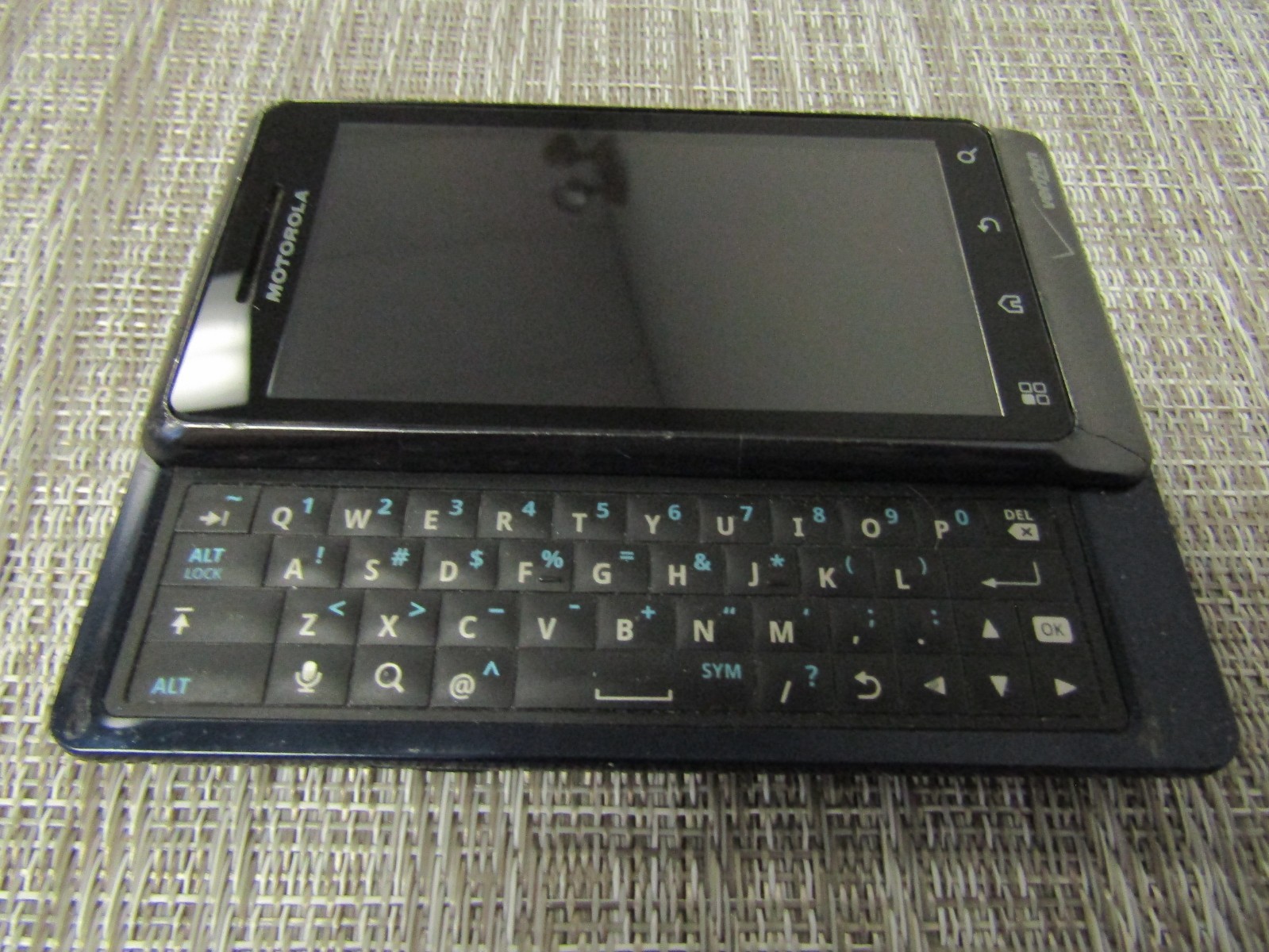 MOTOROLA DROID 2 - (VERIZON WIRELESS) CLEAN ESN, DEAD, PLEASE READ ...