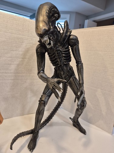Neca 2008 Alien Big Chap Xenomorph 20" Tall 1/4 Scale w/Bonus Colonial ...