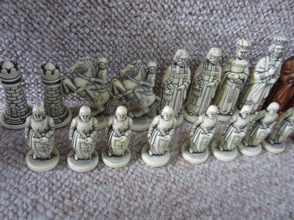 Roxy KD Chess Set Vintage 1960 - 1970s Medieval Style / RARE ...
