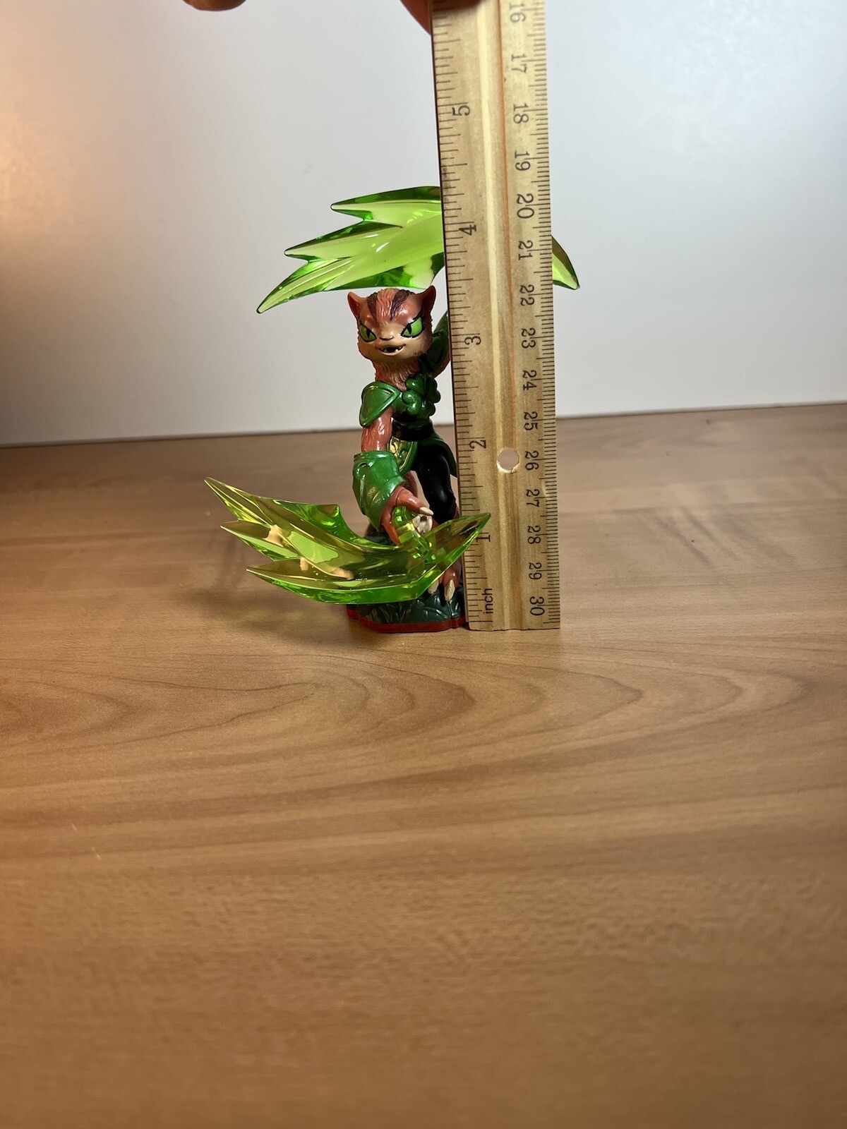 Skylanders Trap Team Red Base Figure Tuff Tough Luck Green Cat | eBay