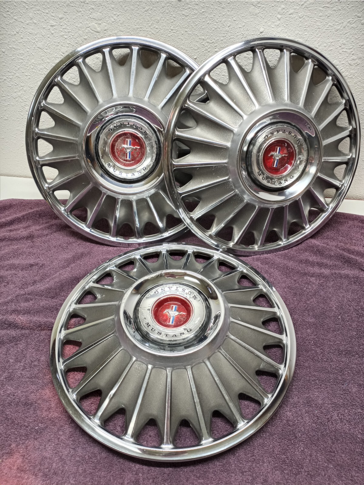 1967 FORD MUSTANG HUBCAPS | eBay