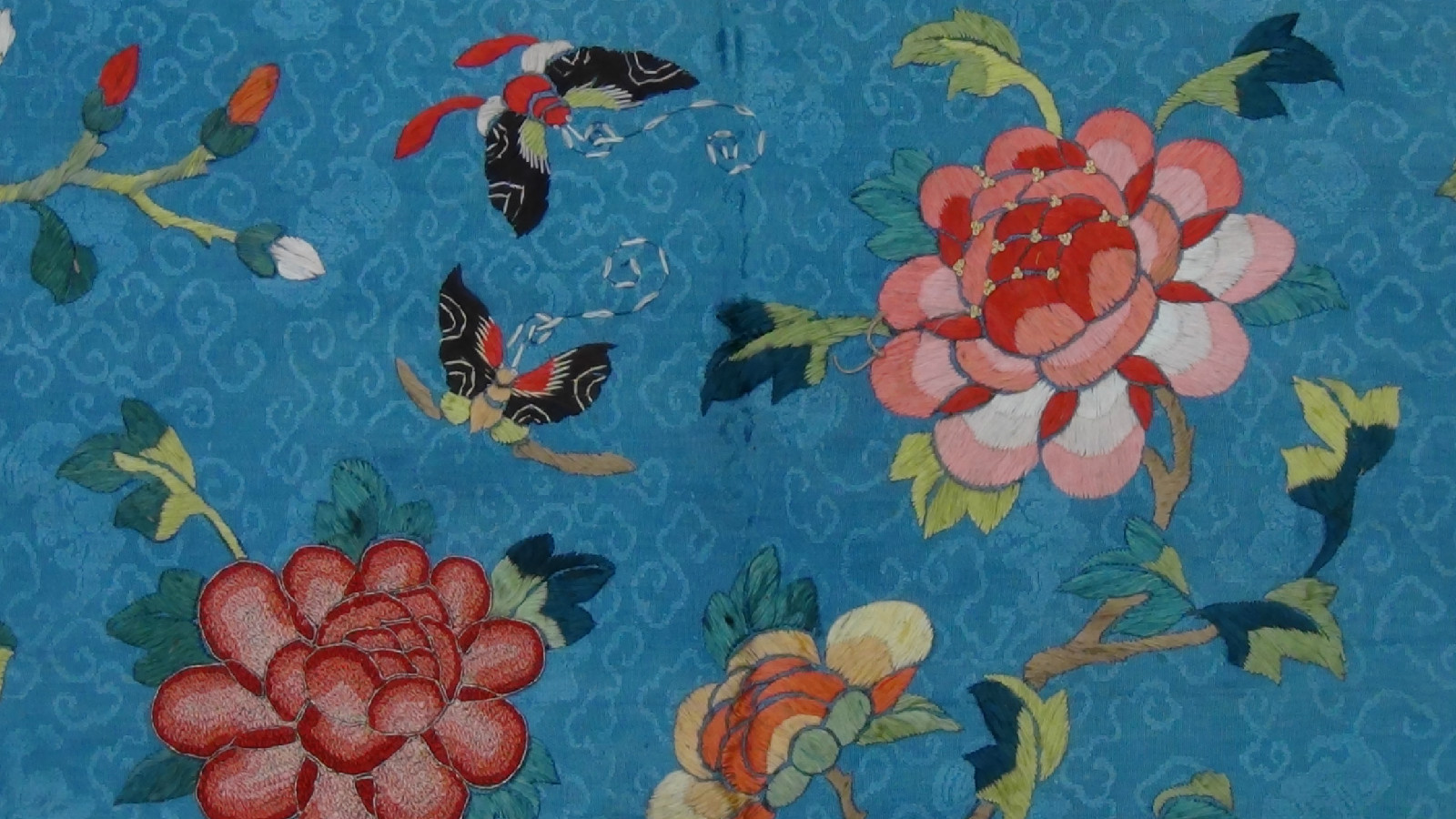 ANTIQUE CHINESE QING DYNASTY FORBIDDEN STITCH SILK EMBROIDERY HANGING ...