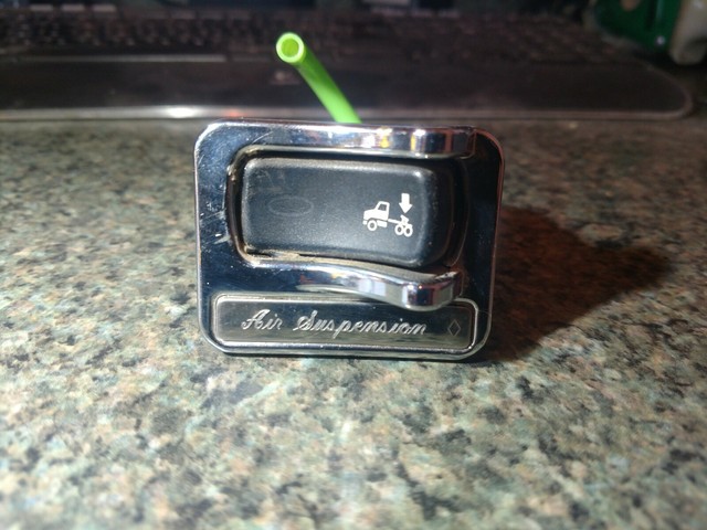 G906022009BN Peterbilt Air Suspension Dump Switch for sale online | eBay