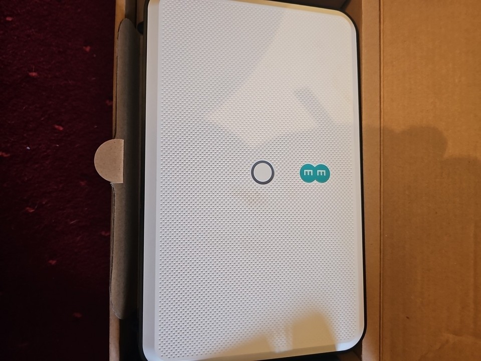 EE Smart Hub GRV9517UAC34-A-OT Modem Router White Wireless USB 4 ...