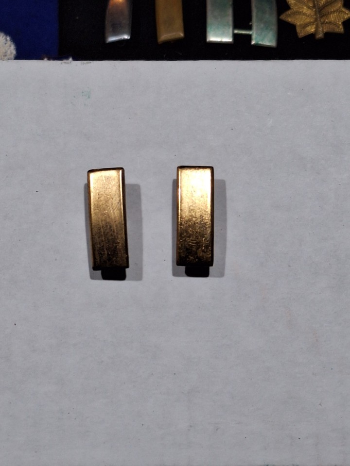 WWII RARE Theater Maker WWII US Lieutenant Pair Pins Rank - Harris & Co ...
