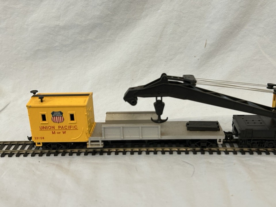 HO Scale Union Pacific MOW Crane Set w/ Boom Flat & Caboose Cars | eBay
