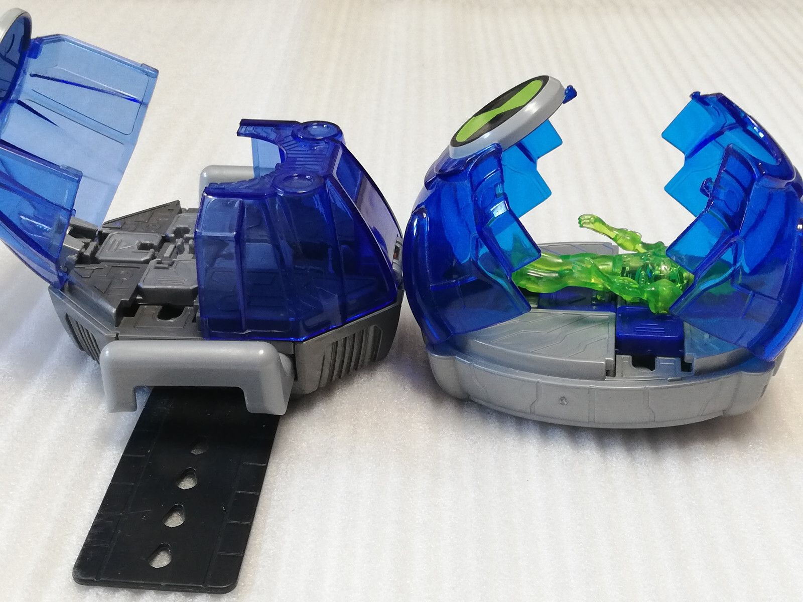 Two Ben 10 Alien Creation Chambers 2008 & 2009 Bandai Cartoon Network ...