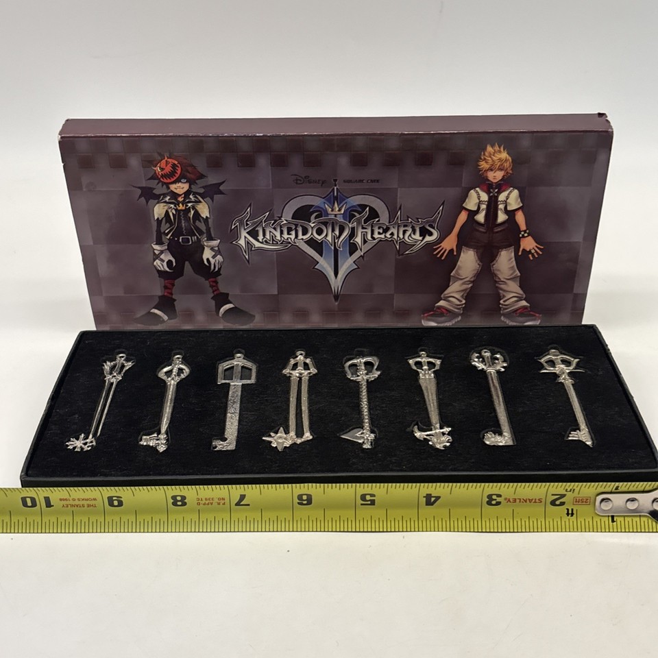 Square Enix / Disney KINGDOM HEARTS 8 Piece Keyblade Pendant / Keychain ...