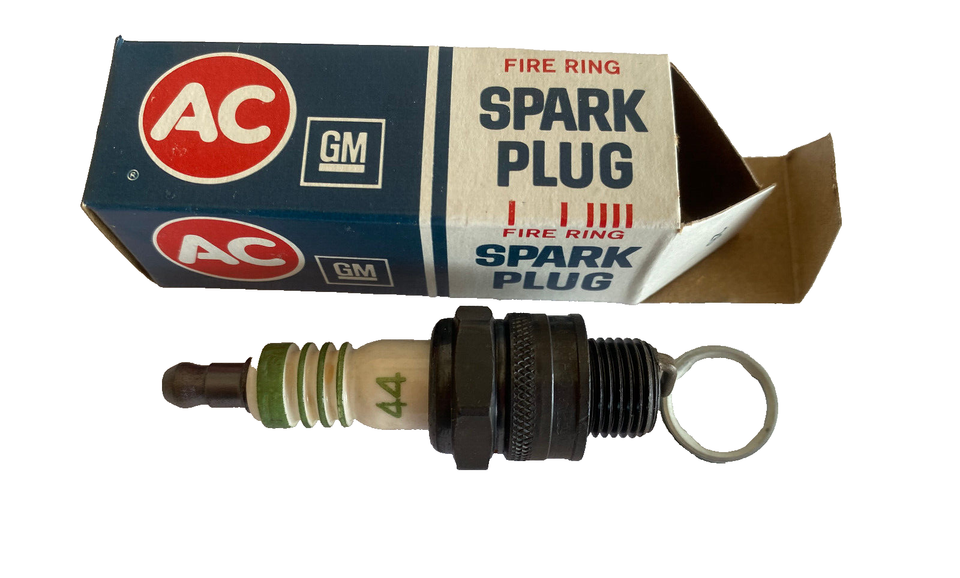 (1) SET of NOS AC DELCO 44 Spark Plugs Green Rings GM 1559492 FACTORY ...